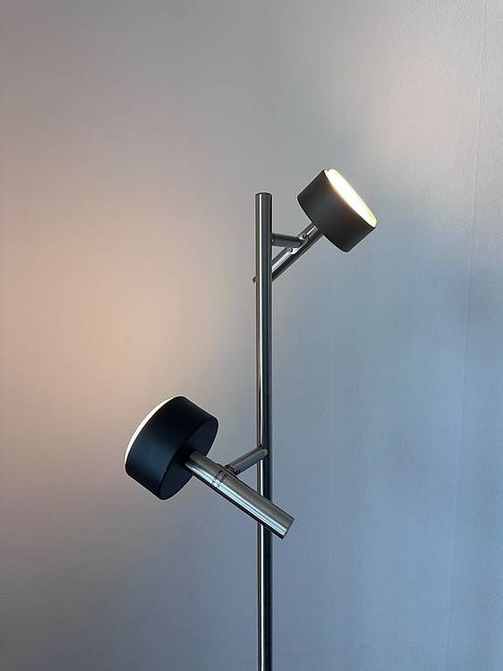 Lampe sur pied design à deux spots orientables (Gebraucht) in Lausanne ...