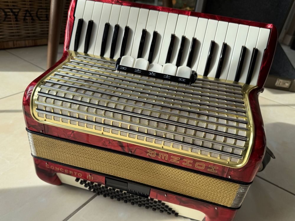 Hohner Concerto III (Gebraucht) in Reinach BL für CHF 250 – nur ...