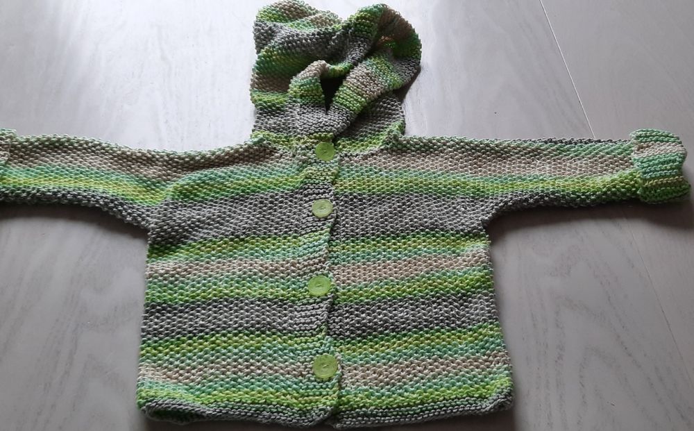 Baby-Jäckli mit Kapuze (Neu und originalverpackt) in Engelburg für CHF ...