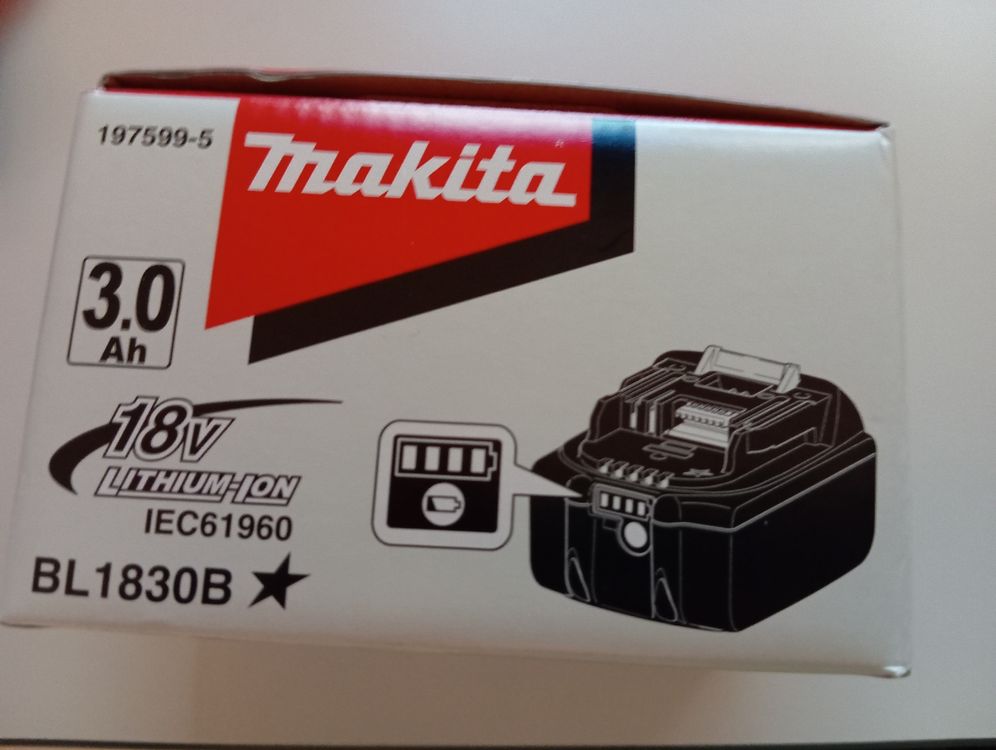 Makita Akku 18V 3.0Ah BL1830B neu und originalverpackt (Neu und originalverpackt) in Reutigen ...