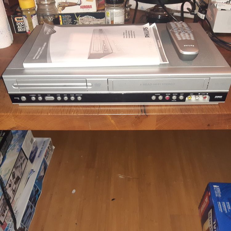 Philips DVP3055V/19 DVD/VHS-Recorder | Kaufen auf Ricardo