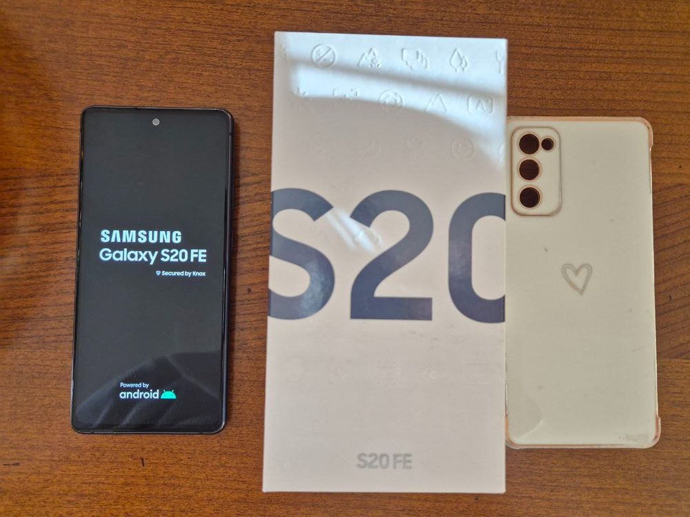 Neuwertiges Samsung Galaxy S20 FE 128GB Dual SIM OVP + Cover (Gebraucht ...