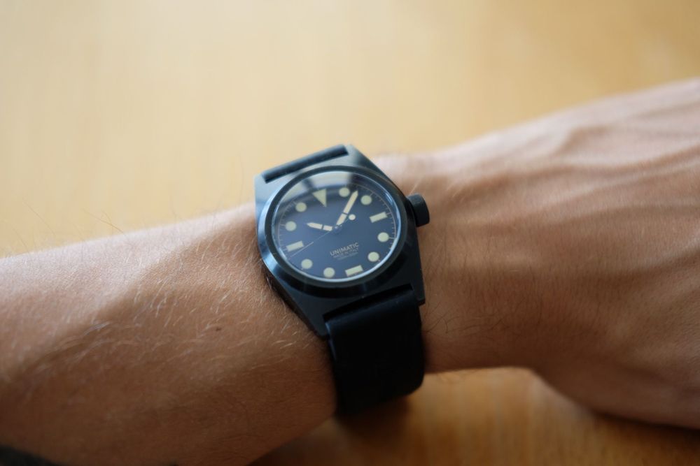 UNIMATIC U2-CN Black DLC Modello Due 66/200 Field Watch (Gebraucht) in ...