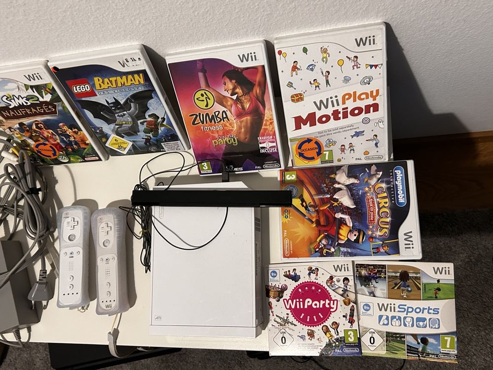 Nintendo Wii-Konsole mit 7 Spielen, 2 Controllern | Kaufen auf Ricardo