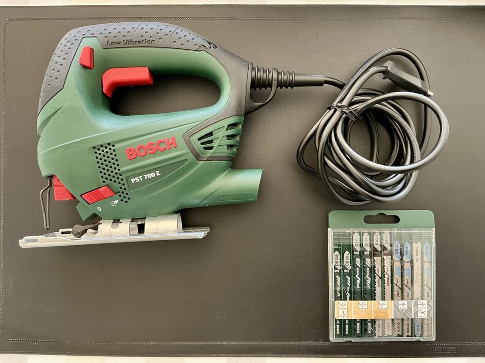 Bosch scie sauteuse PST 700 E + lames (Neuf (Voir description)) à St ...