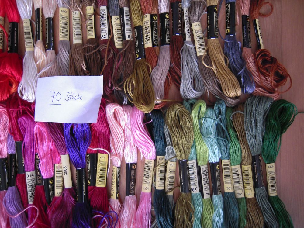 70 Stickfäden Stickgarn (70 verschiedene Farben!) (Neu (gemäss ...