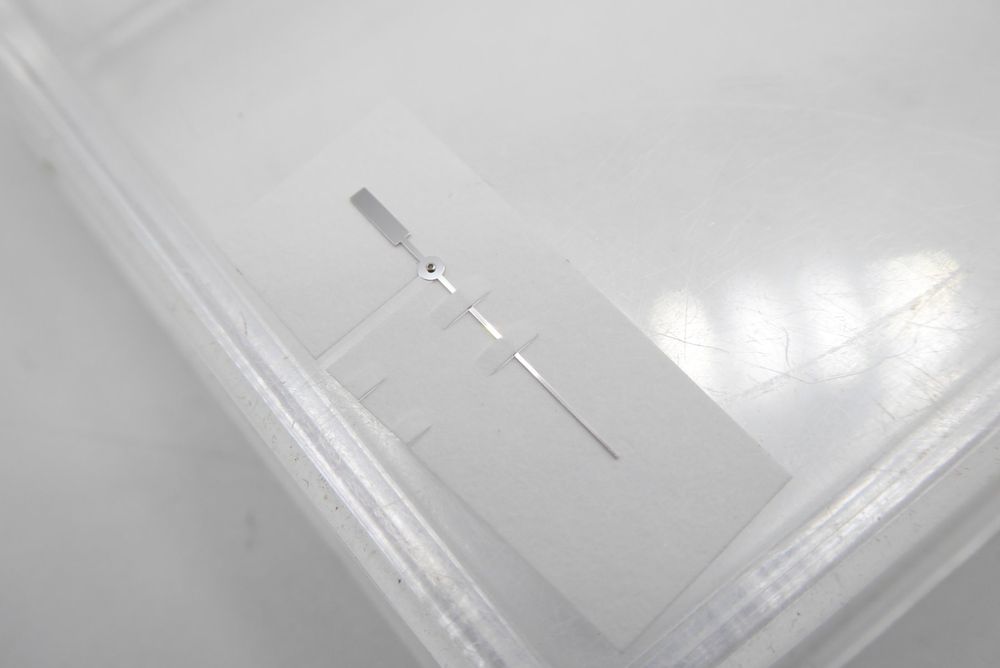 Vacheron Constantin Hand Second Overseas 42042 (Neu (gemäss ...