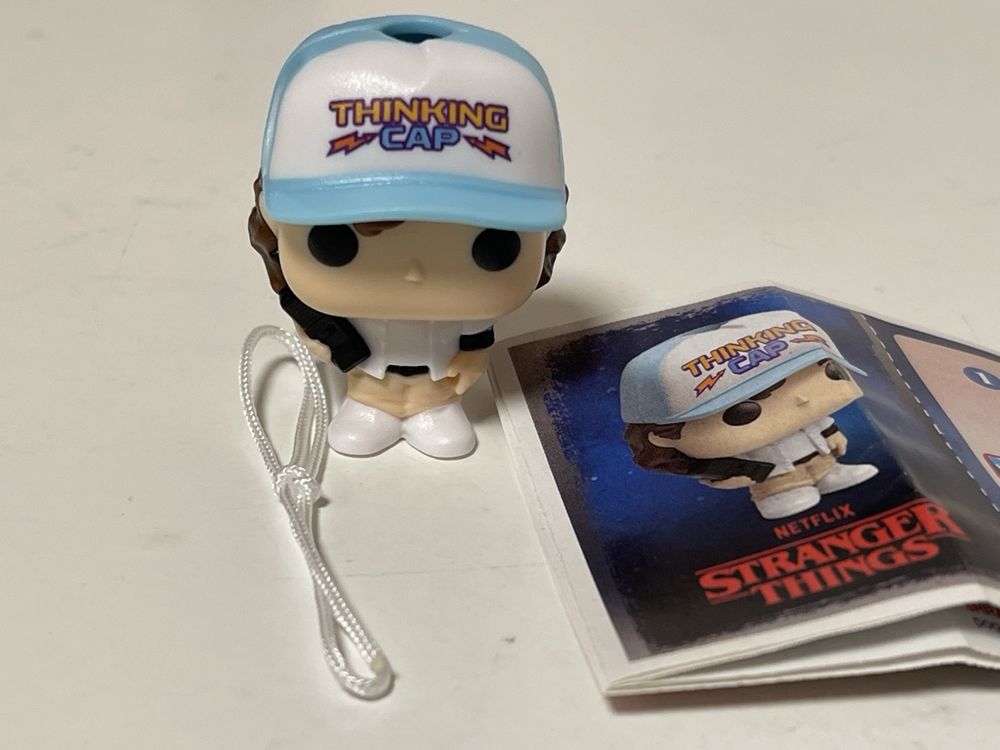 Dustin Stranger Things Funko Pop Figur Kinder Joy (Neu (gemäss ...