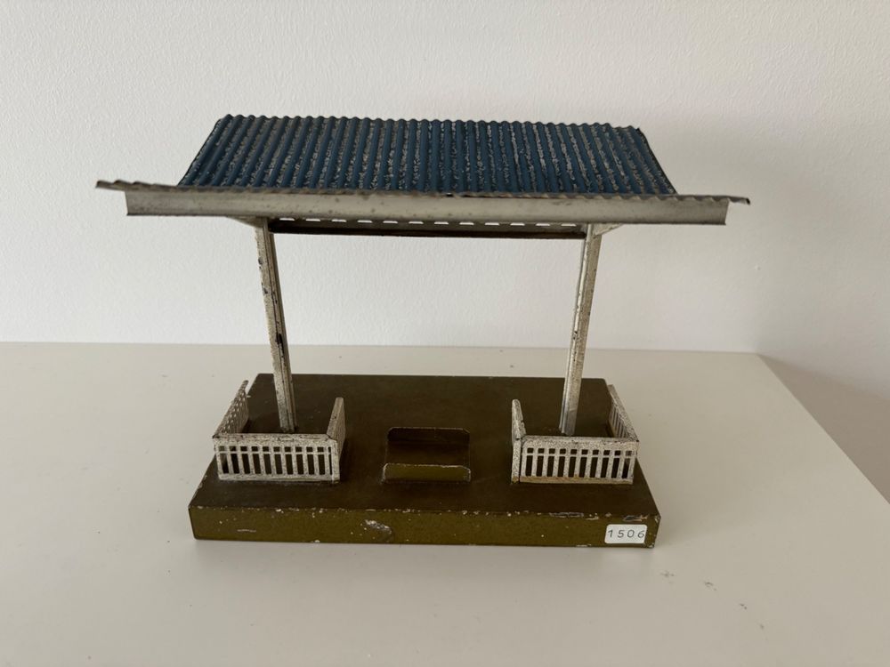 Märklin - Bahnsteig mit Zäunen (21,5 x 11.5 x 17) | Kaufen auf Ricardo