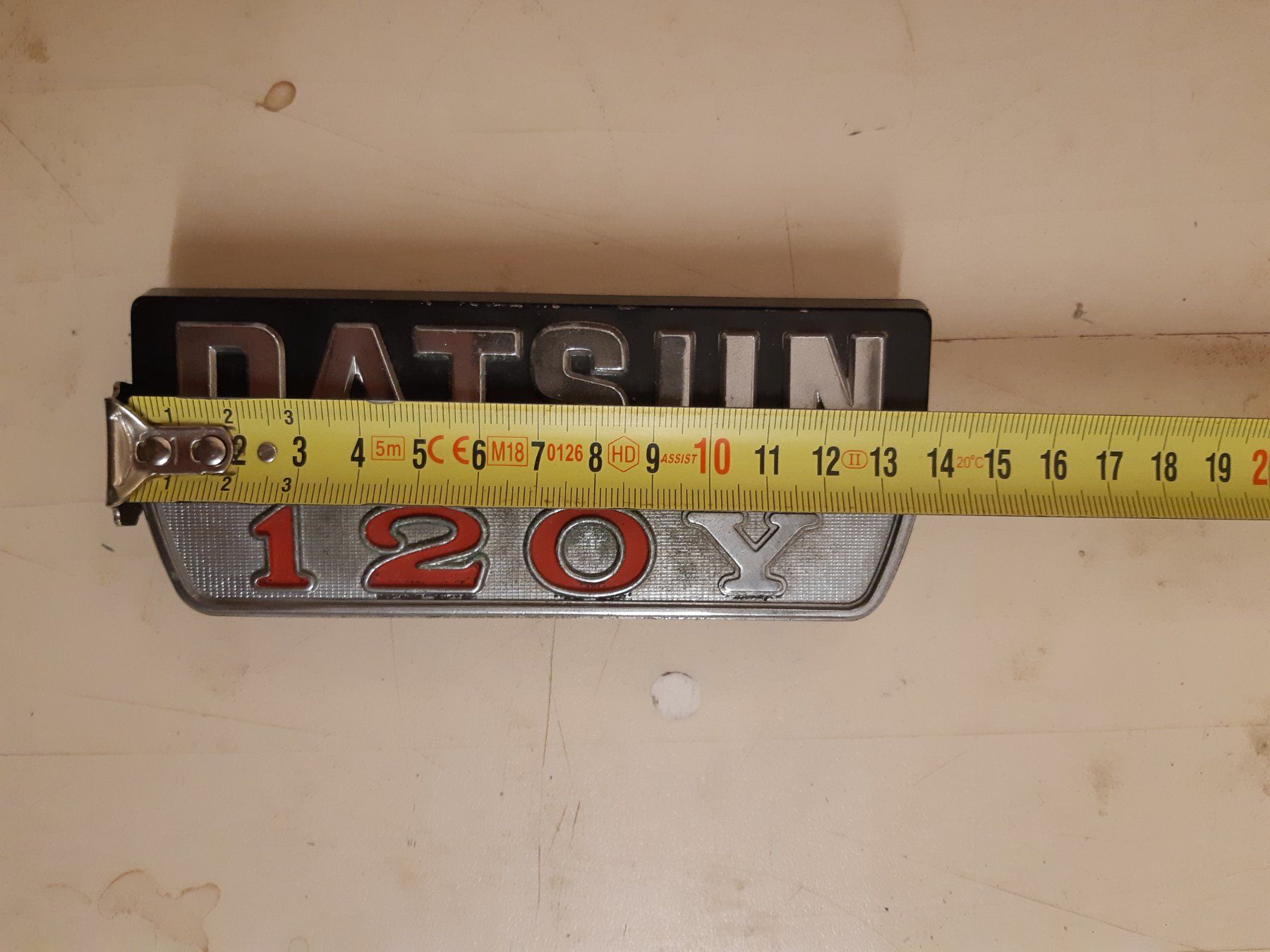 Badge arrière DATSUN 120Y (D'occasion) à Ependes VD pour CHF 45 ...
