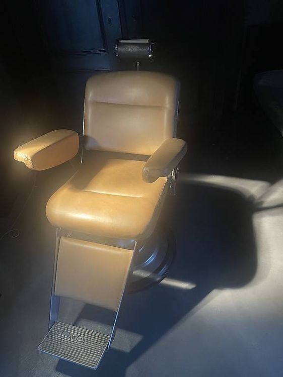 Barberstuhl Coiffeurstuhl Friseurstuhl Olymp vintage (Gebraucht) in Buchs SG für CHF 125 – nur ...