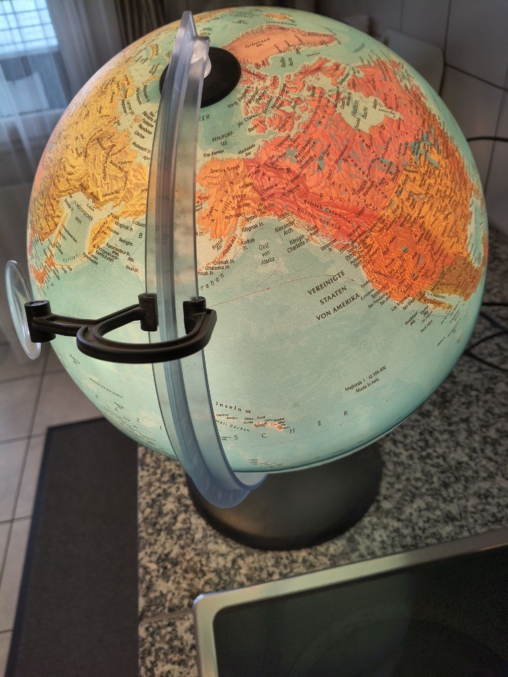 Globus beleuchtet, mit Leselupe, ideal für Entdecker!n (Neu (gemäss ...