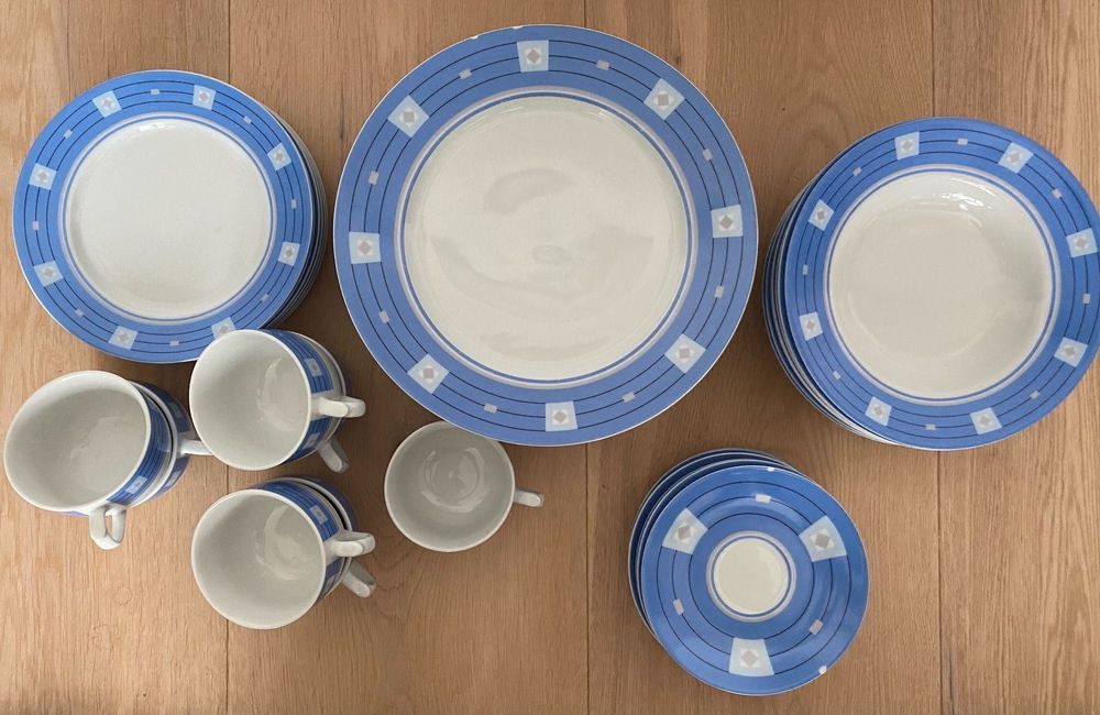 Spannende Geschirr Blau Gemustert Alt Bild