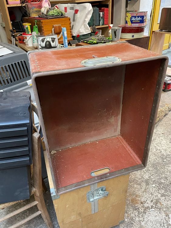 Kiste Vintage Karton mir Kunstharz? SBB? Post? (Gebraucht) in Basel für ...