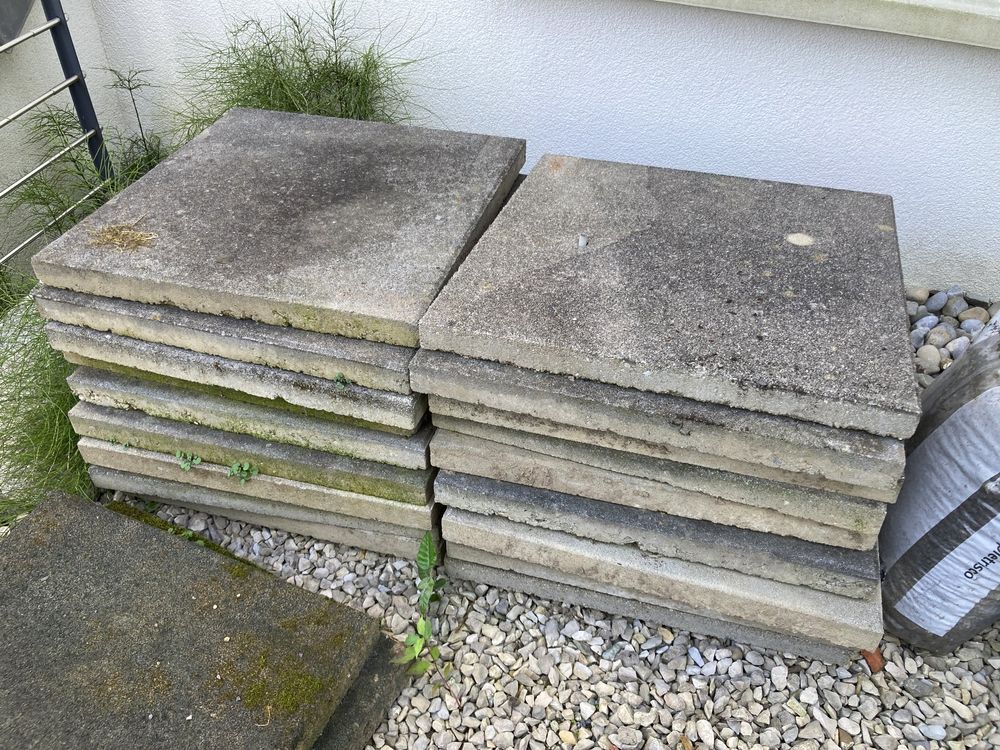 Gartenplatten (18 Stk) (Gebraucht) in Neuenhof für CHF 1 – nur Abholung ...