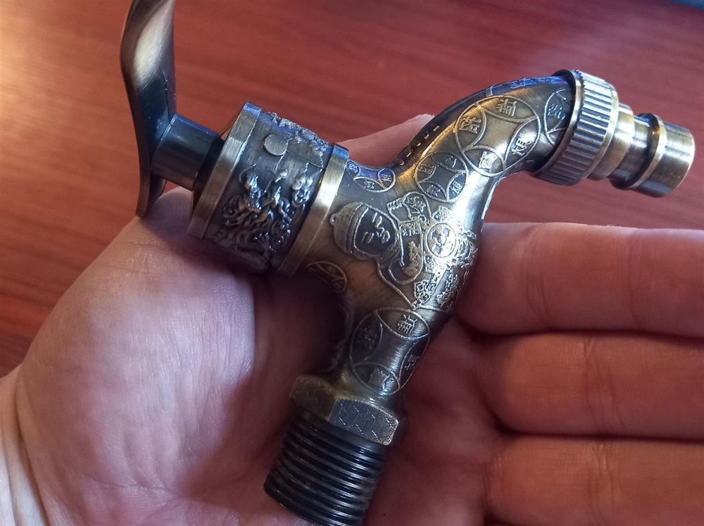 Wasserhahn im Retro Stil für Terrasse/Garten (Neu und originalverpackt) in Bremblens für CHF 21 ...