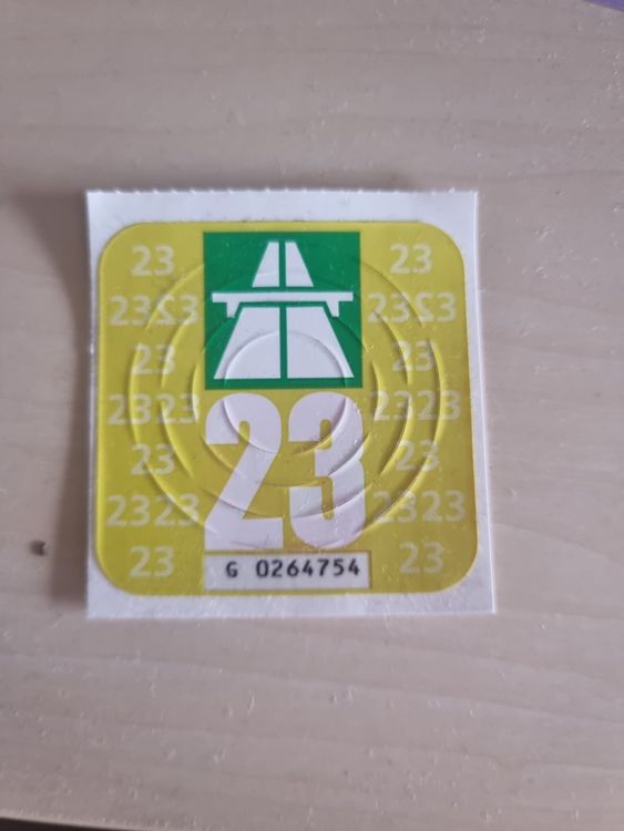 Autobahn vignette (Neu und originalverpackt) in Schmitten FR für CHF 34 – mit Lieferung auf ...