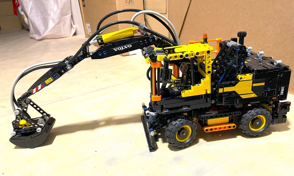 LEGO Technic # 42053 PNEUMATIC VOLVO EW 160 E | Kaufen auf Ricardo