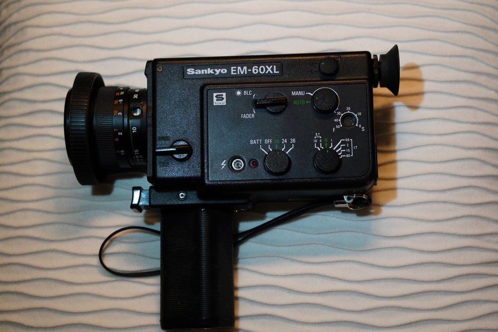 Sankyo EM-60XL + Sanyo ZOOM +=7.5~45mm 1:1.2 MACRO (Defekt) in Dagmersellen für CHF 39 – mit ...