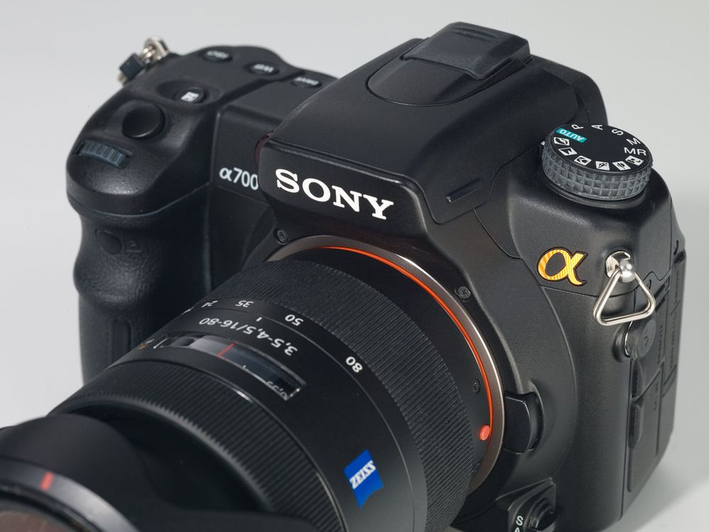 Sony A700 Kamera mit dem Zeiss Vario-Sonnar DT 16-80 ZA (Gebraucht) in ...