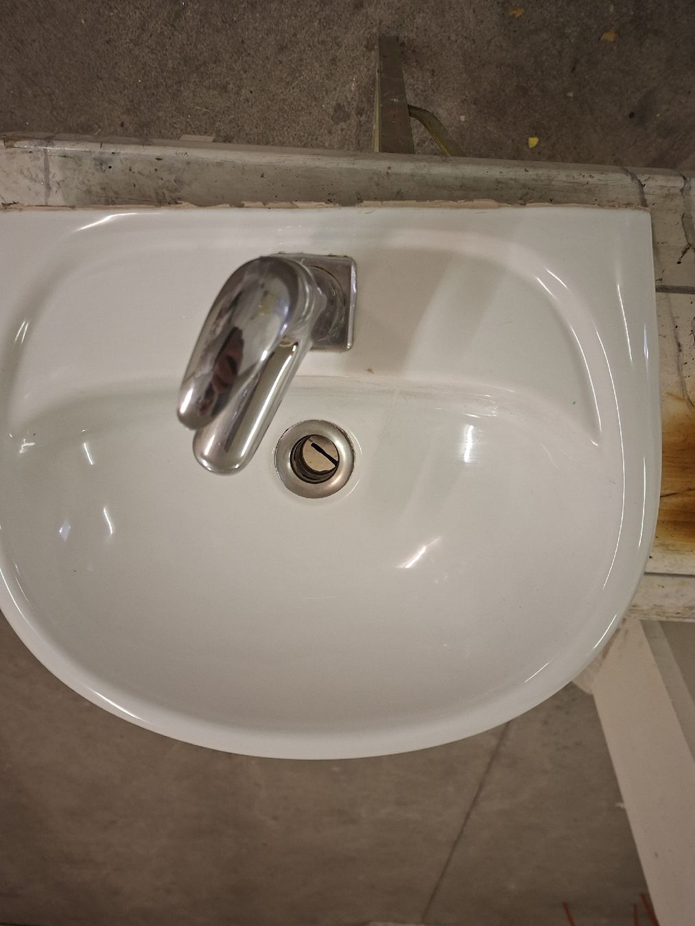 Occasion Lavabo Waschtisch mit Hahnen, Top Zustand! (Gebraucht) in ...
