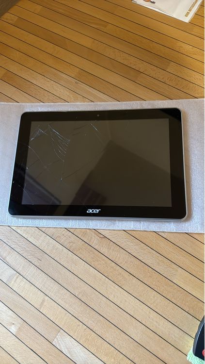 Acer Tablet - Cracked Screen - For Parts or Repair only (Defekt) in ...