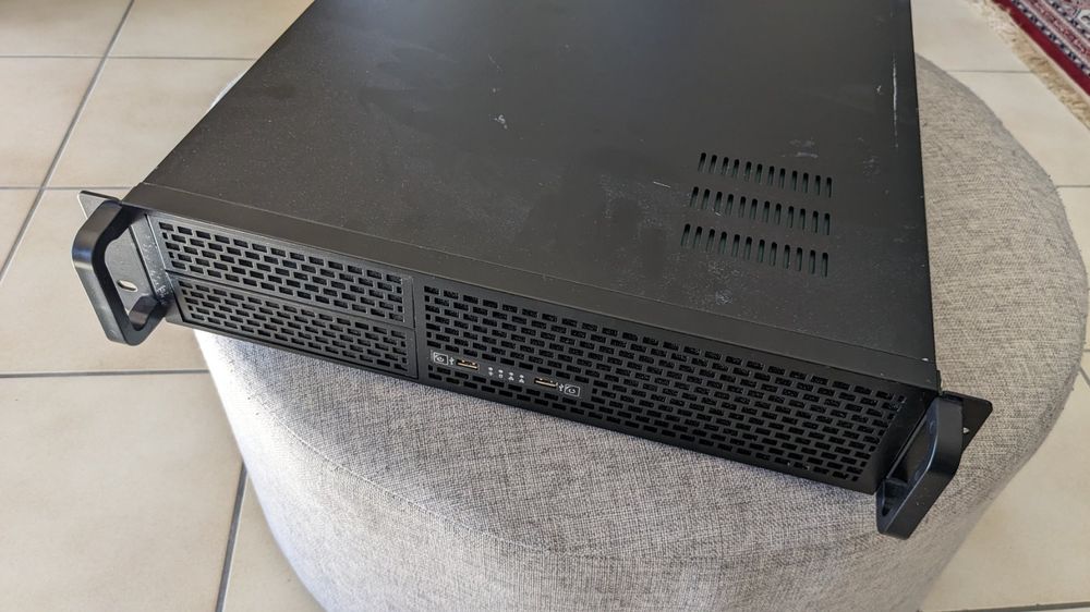 Server case, 2U rack mountable (Gebraucht) in Le Mont-sur-Lausanne für ...