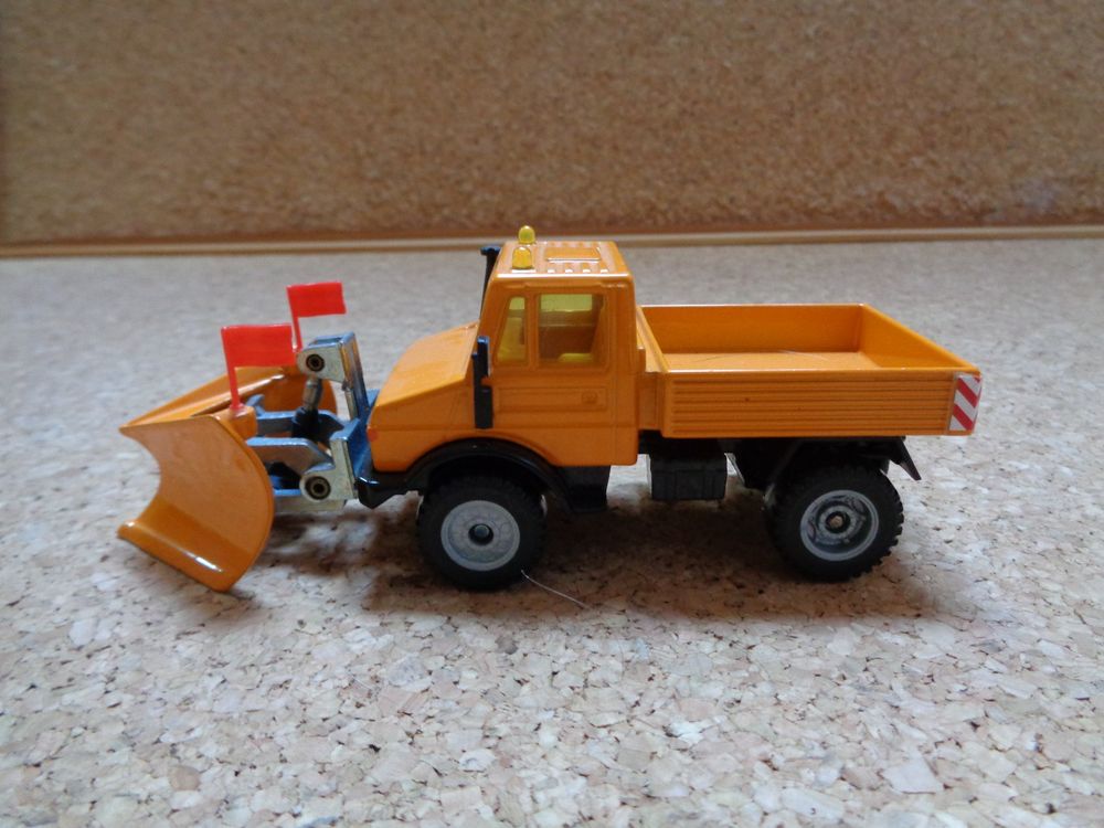 SIKU 2212 Unimog U 1500 Schneeräumfahrzeug (Neu und originalverpackt ...