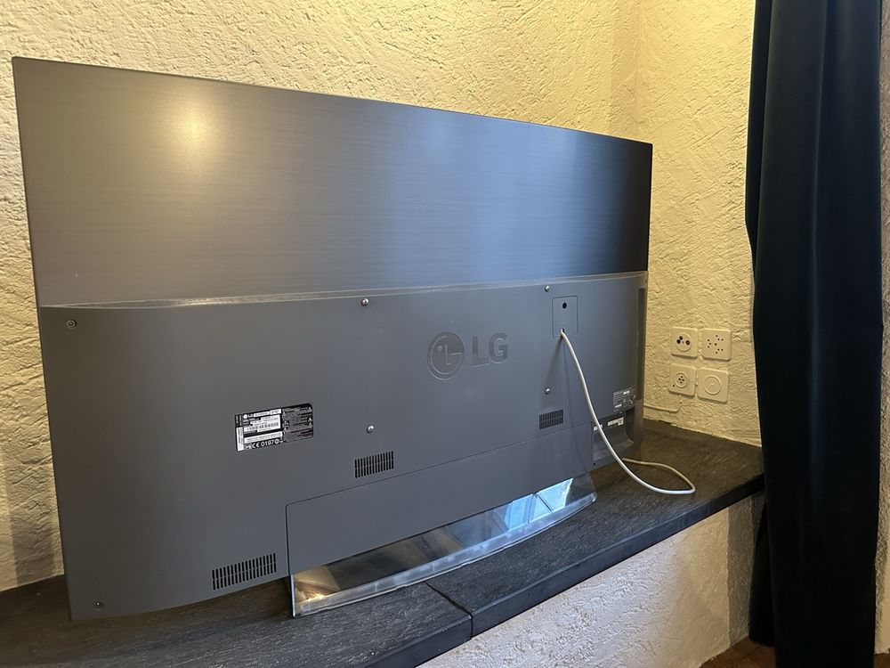 LG OLED Curved 55-Zoll Fernseher | Kaufen auf Ricardo