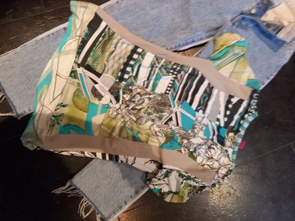 Paket Mango Jeans 34 / Save the queen Shirt M | Acheter sur Ricardo