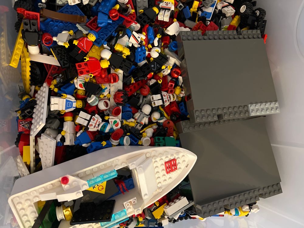 Über 10kg Lego aus den 90ern mit vielen Minifiguren (Gebraucht) in ...
