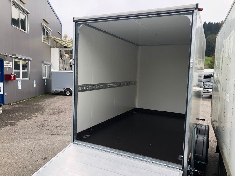 Kofferanhanger Mit Rampe