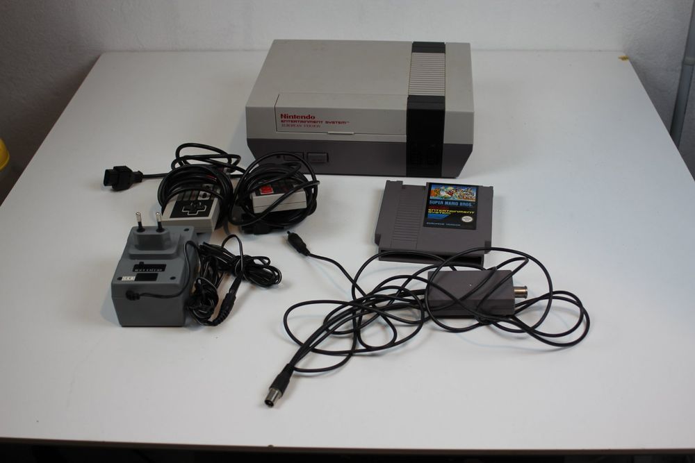 NES Konsole + Super Mario Bros + 2 Controller Ab 1.- (Gebraucht) in ...