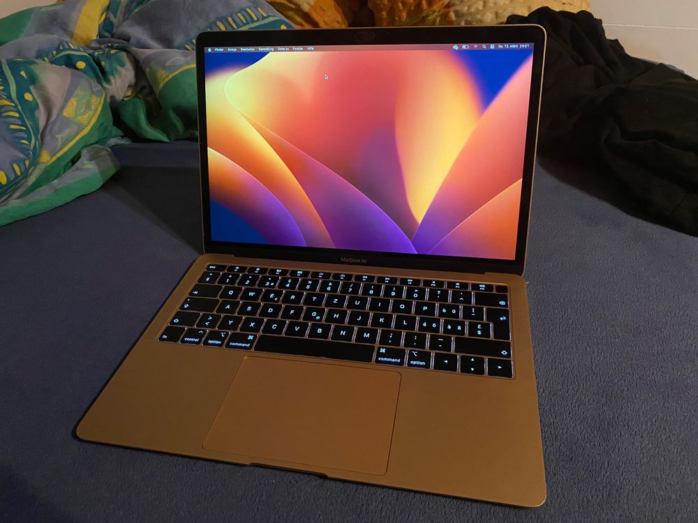 Macbook Air 2018 Gold - 8 GB /128 GB | Kaufen auf Ricardo