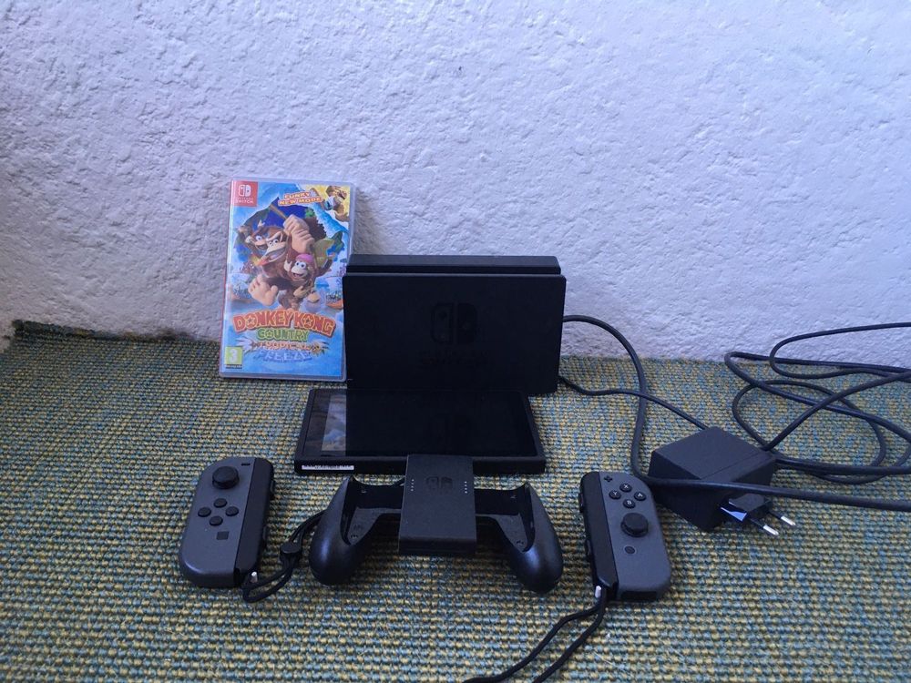 Nintendo switch alte Version (Gebraucht) in für CHF 240 – mit Lieferung ...
