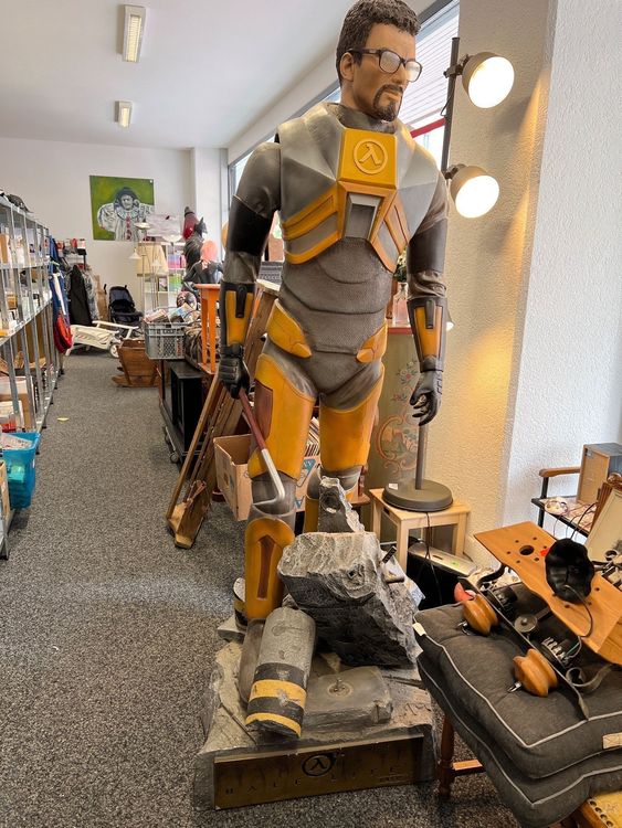 Morgan Freeman Half Life 2 riesen Polyresin Figur (Gebraucht) in ...