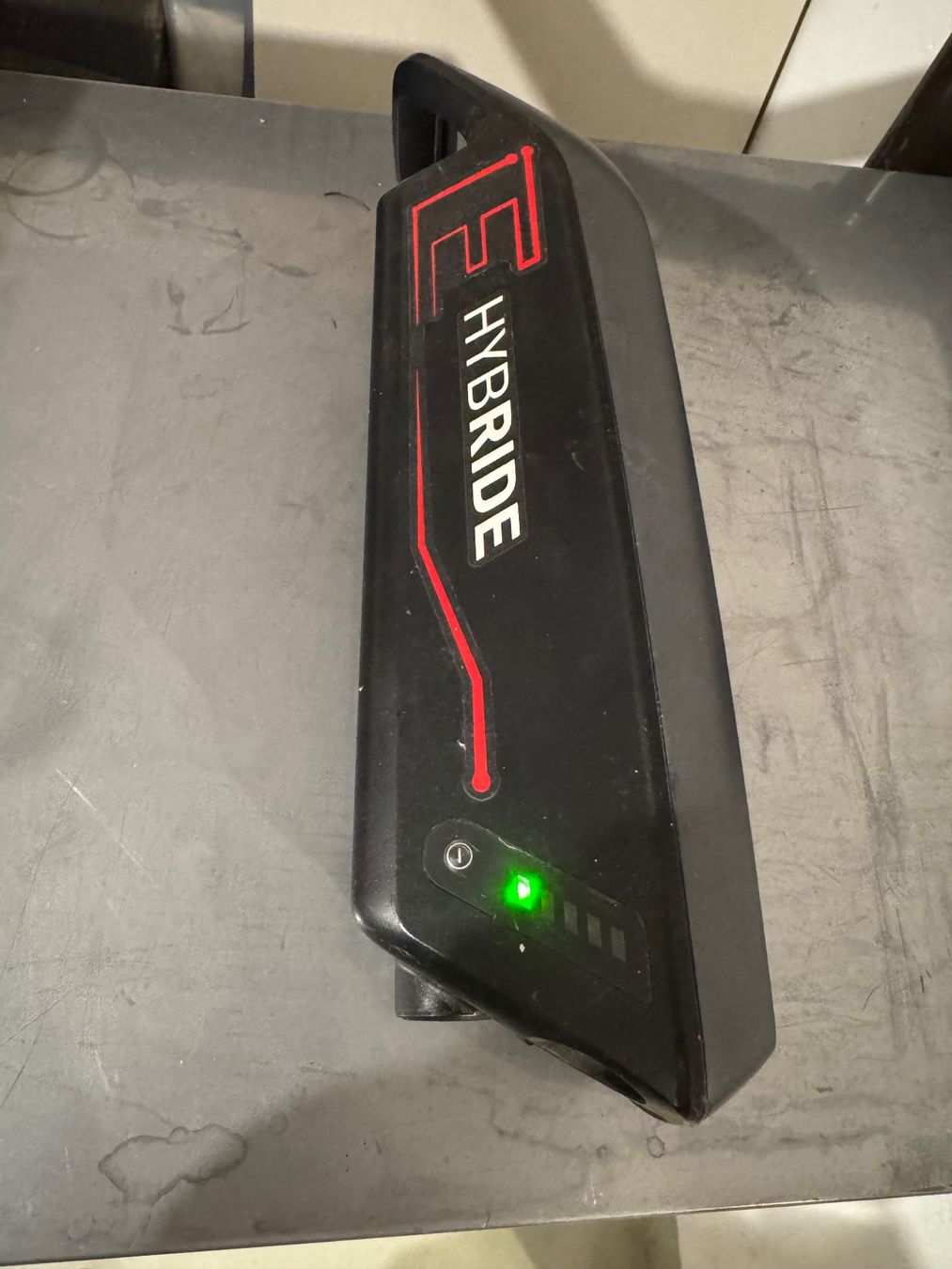 Bosch POWERPACK ' 400 36V Li-Ion / 1.1Ah - 400Wh (Defekt) in Adliswil ...