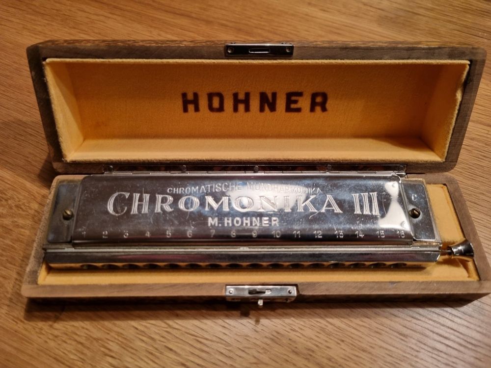 Mundharmonika Chromatica III (Gebraucht) in Niederlenz für CHF 38 – mit ...