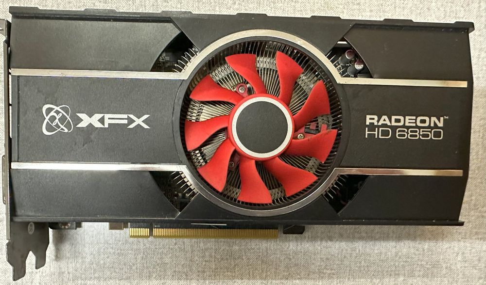 XFX AMD RADEON HD 6850 1GB GDDR5 PCI EXPRESS x16 DUAL DVI PO (Gebraucht ...