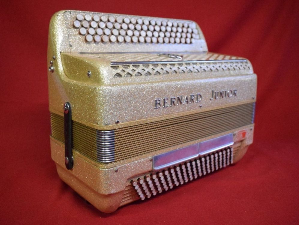 Akkordeon chromatisch Bernard Junior (Gebraucht) in Zürich für CHF 750 – mit Lieferung auf ...