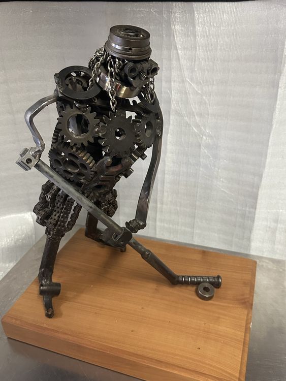 Metall Recycling Skulptur Hockey Spieler Unikat Deko Figur (Gebraucht ...