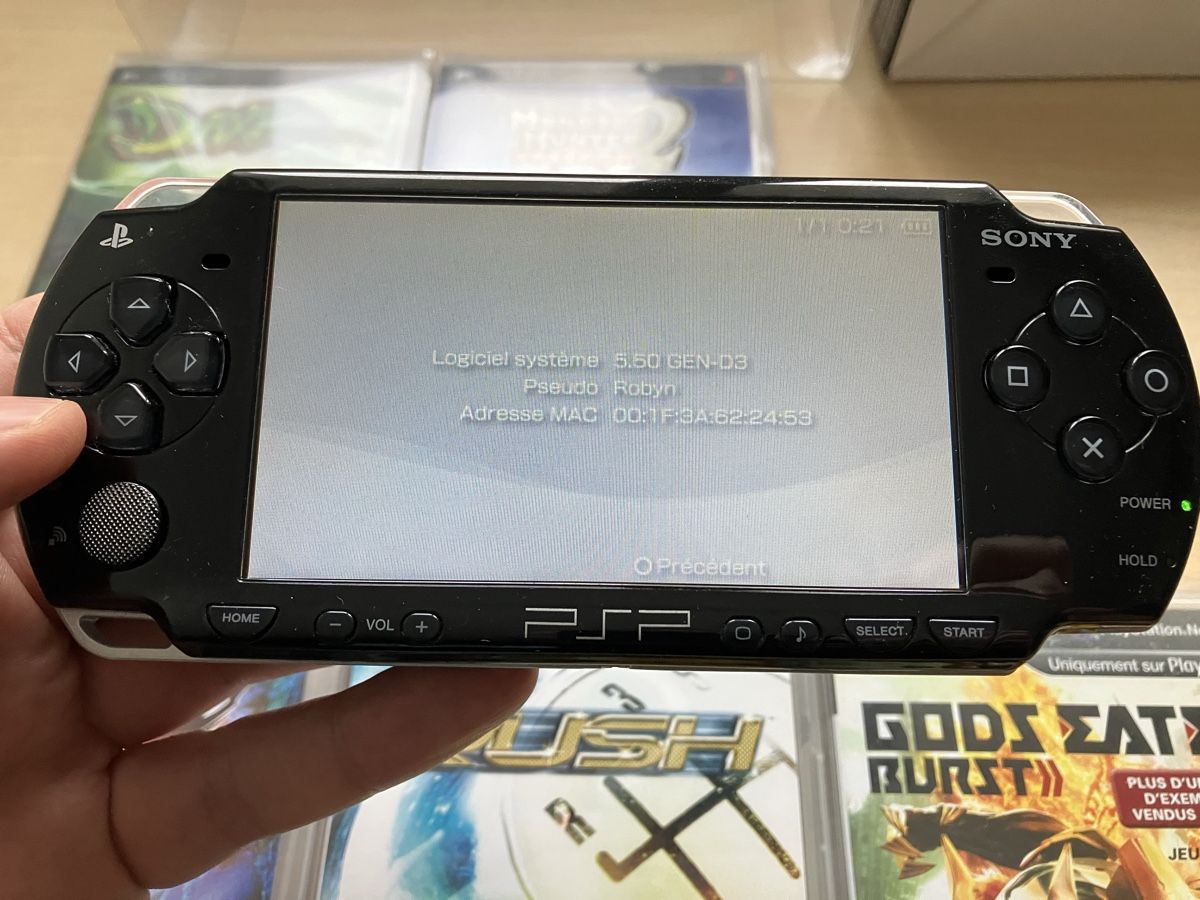 Lot PSP Slim & Lite 2004 Piano Black 8GB en boîte + 6 jeux (D'occasion ...