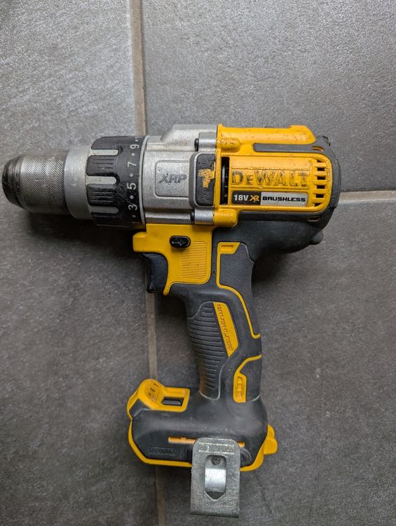 Akkuschrauber DeWalt DCD 996 (Defekt) in Winistorf für CHF 40 – mit ...