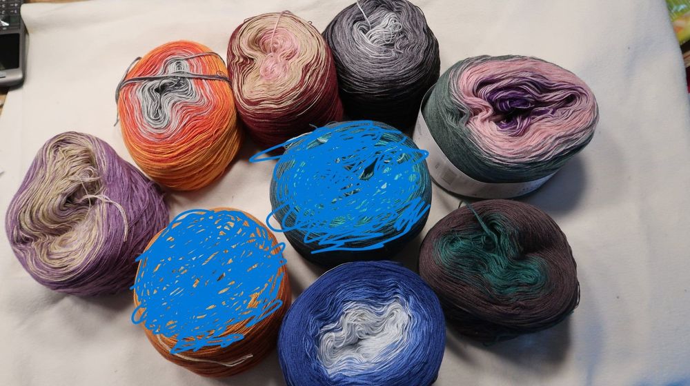 7 versch. Angeb. Kn. Wolle Konvulut 880 gr. (W427 ) | Kaufen auf Ricardo