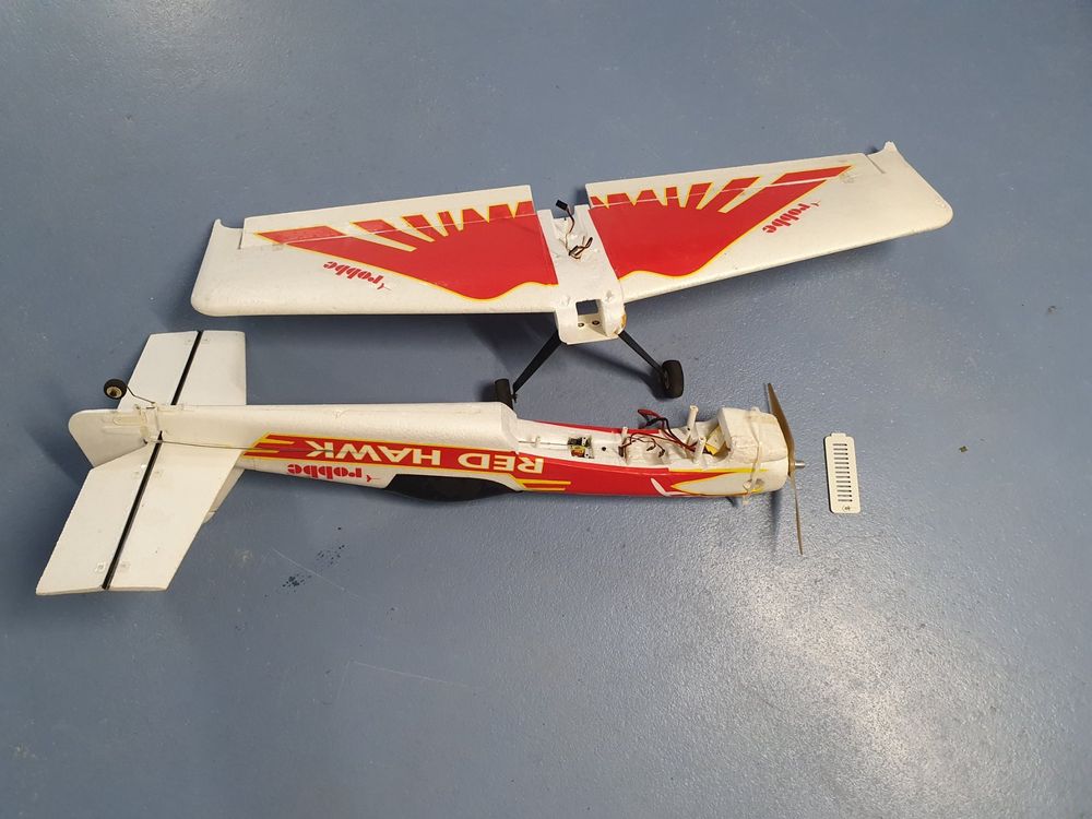 3D Flieger Robbe Red Hawk mit Motor,Regler,Schrauben, Servos (Defekt ...