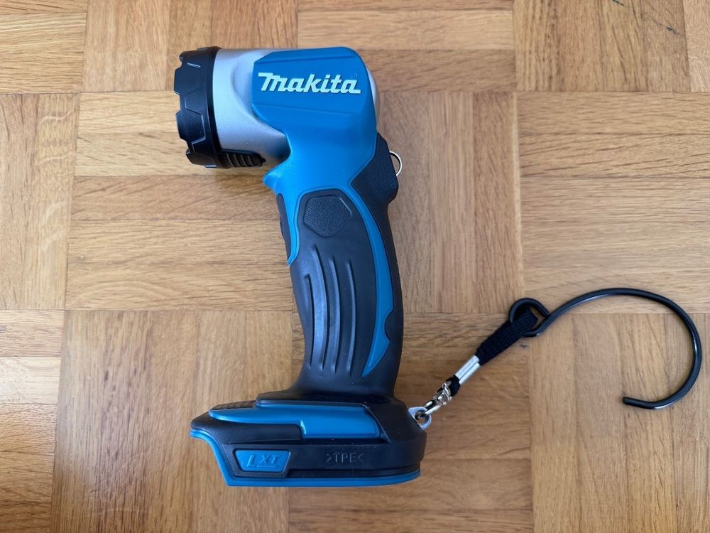 Makita DML802 LED Handleuchte 18V (solo) (Neu und originalverpackt) in Zollikofen für CHF 20 ...