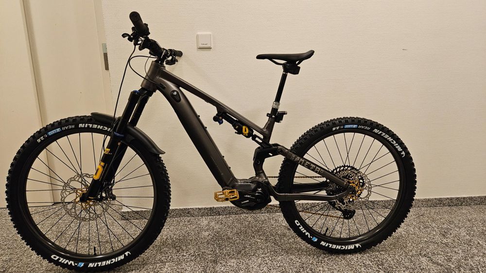Custom Commencal E-Bike (Gebraucht) in für CHF 2500 – nur Abholung auf ...