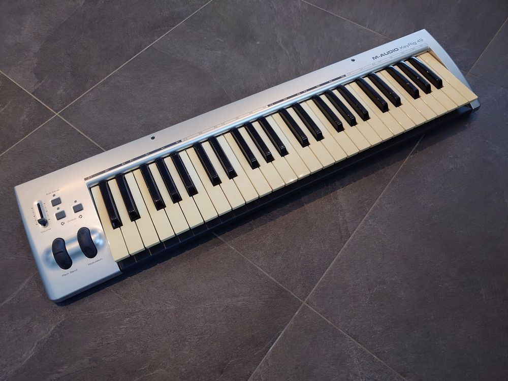 M-Audio KeyRig49 MIDI-controller Keyboard (Gebraucht) in Guntmadingen ...