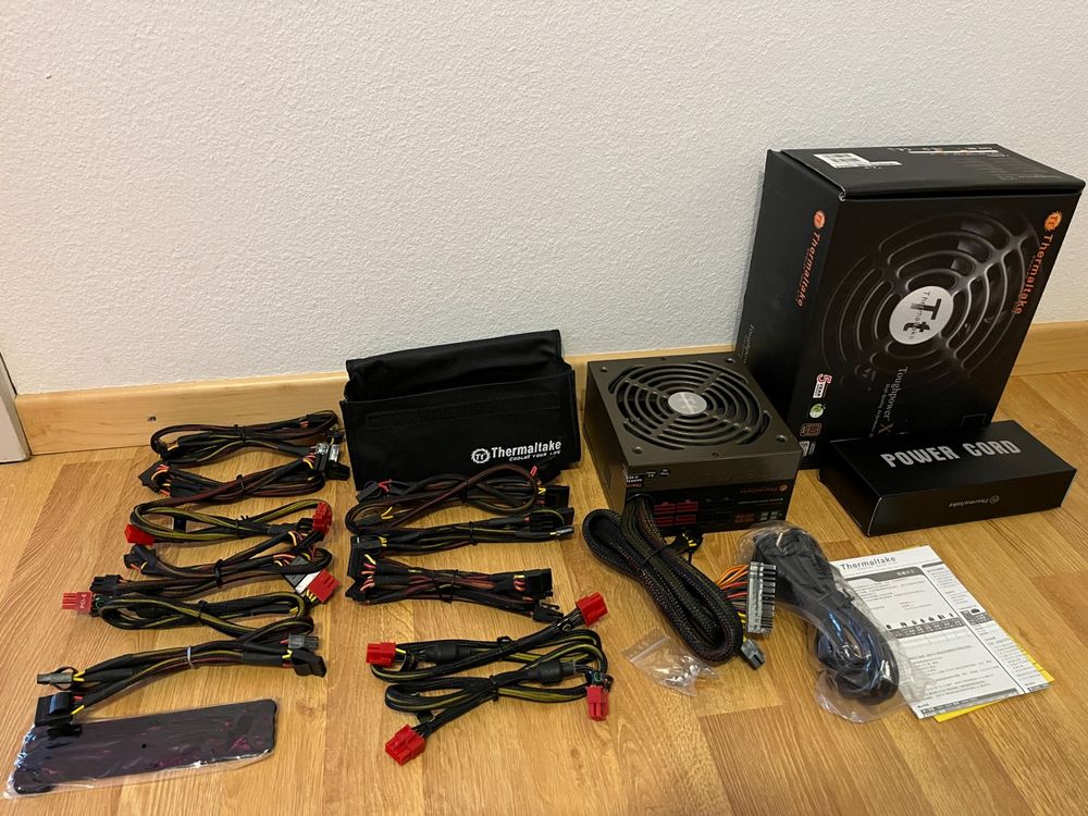 Thermaltake Toughpower XT 775 W 80+ Netzteil komplett in OVP | Kaufen auf Ricardo