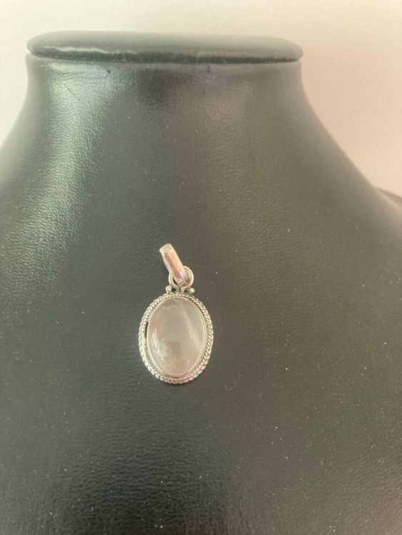 Silberanhänger mit Mondstein (Gebraucht) in Oberägeri für CHF 15 – mit Lieferung auf Ricardo kaufen